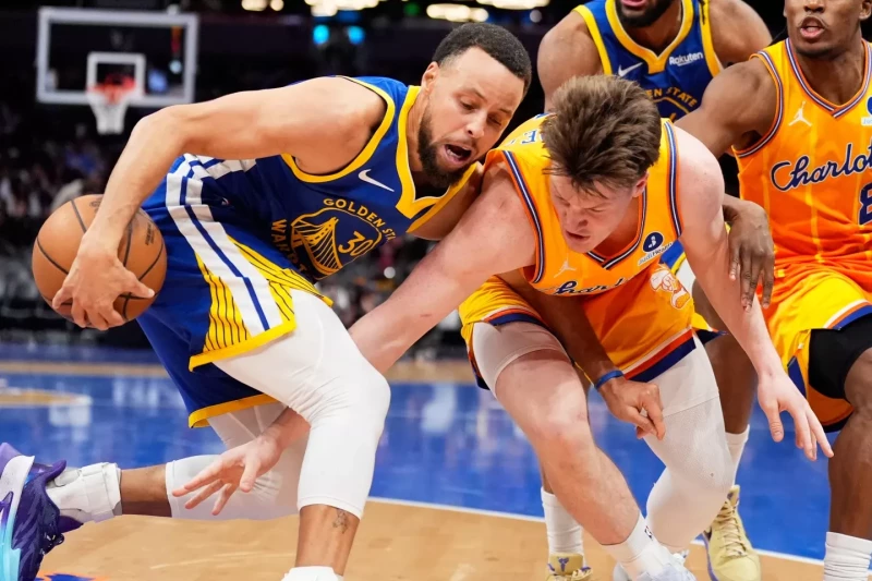 Stephen Curry anota 26 en el partido de regreso a casa y Warriors ...