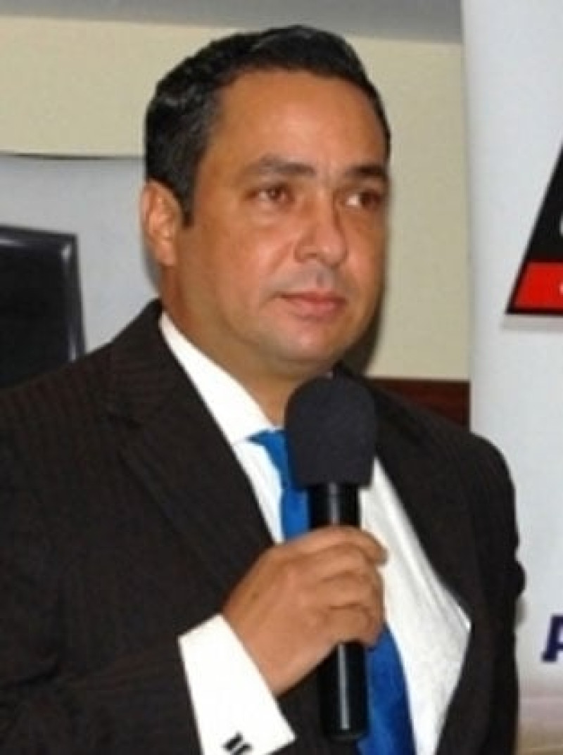 Pichardo exhorta fanáticos respaldar carrera de autos