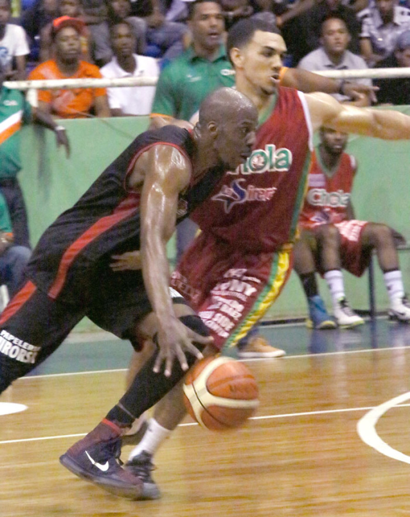 Equipos Chola y Máximo Gómez en juego crucial hoy por el título