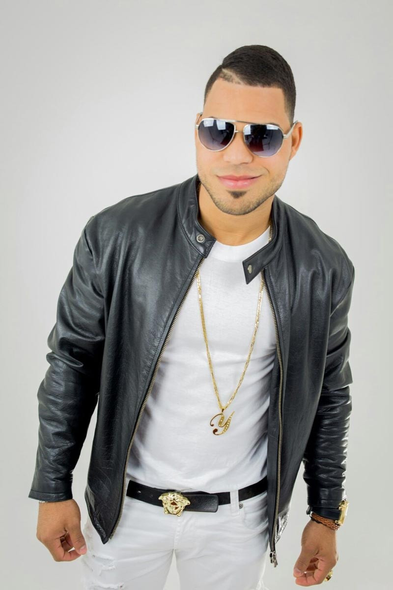 Yanco busca su lugar en la música