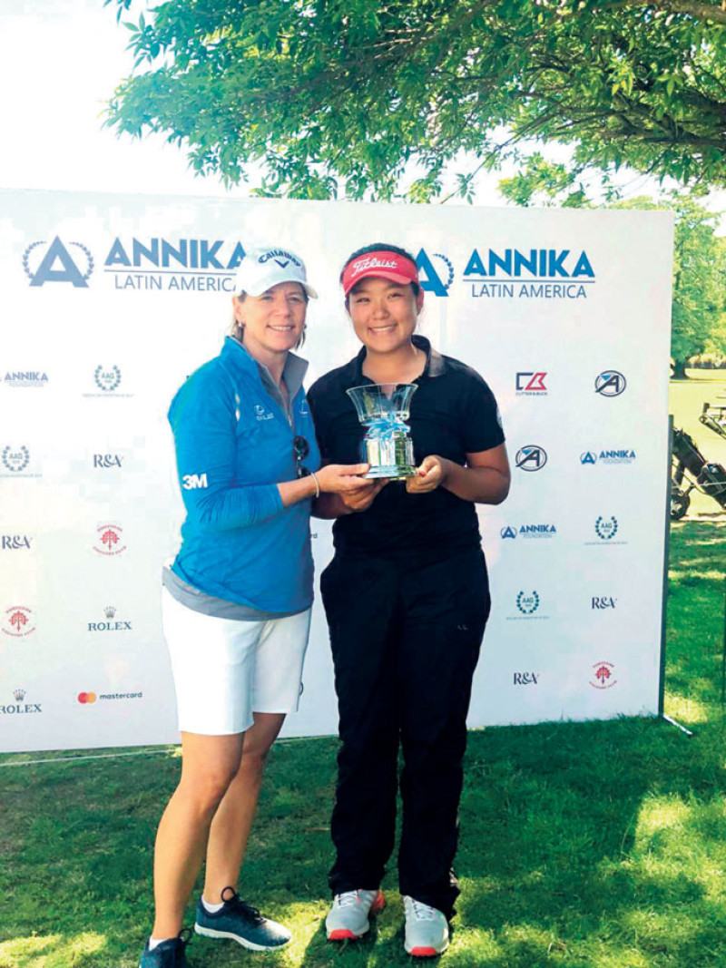 Kim sobresale en evento internacional de golf