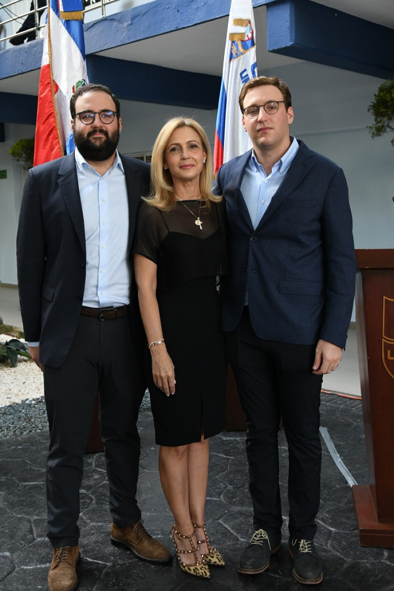 Unapec rinde homenaje al empresario Alejandro Farach Cruz