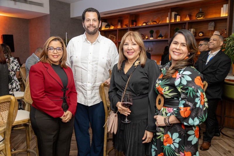 Una alianza entre Serviamed Dominicana e Internacional Farmacéutica