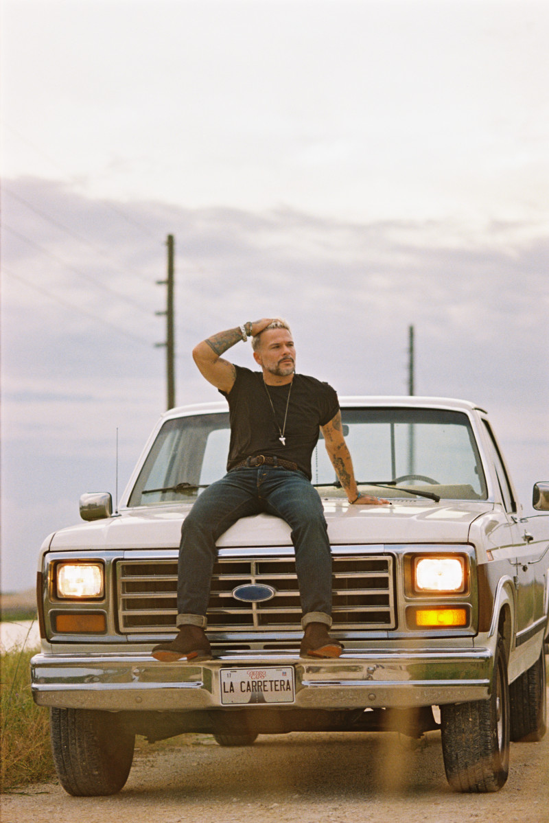 Mientras viaja por la carretera de la vida, Pedro Capó encuentra ...