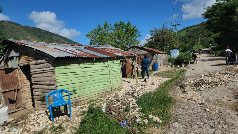 Viviendas y caminos vecinales fueron destruidos por las lluvias en Bahoruco