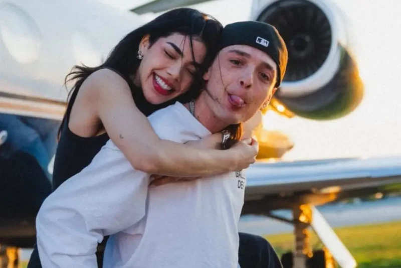 Peso Pluma y Kenia OS: un reinado musical que traspasó los ritmos y se convirtió en amor