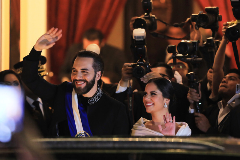 Nayib Bukele defiende las medidas de su gobierno