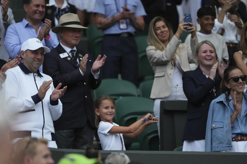 La hija de Djokovic, Tara, se roba el show en Wimbledon con su baile de ...