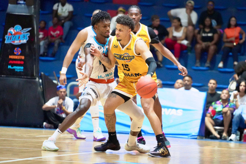 Omar Silverio obtiene premio Jugador de la Semana 9