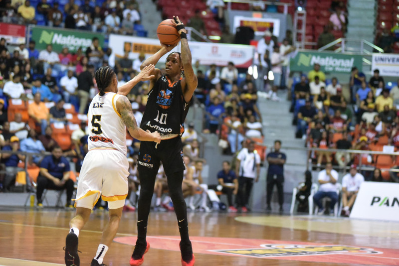 Jassel Pérez pone a Titanes a las puertas del bicampeonato en la LNB