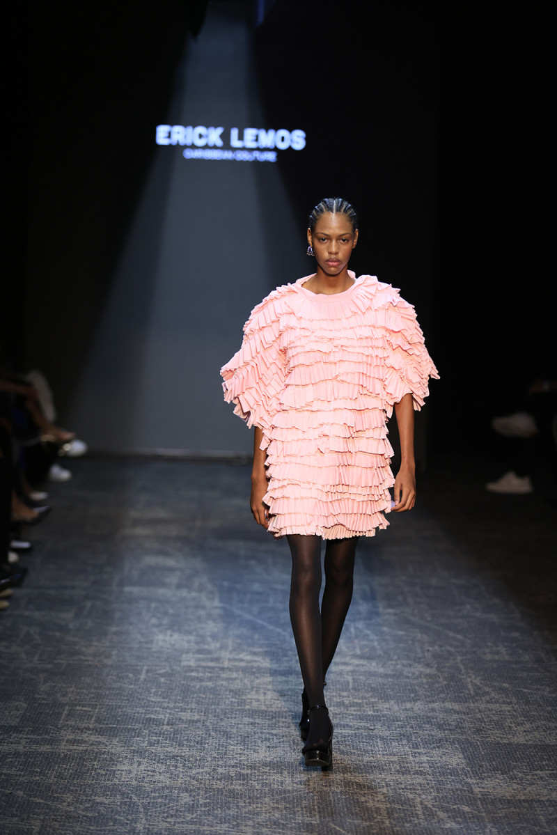 'Caribe oscuro, Caribe muerto', la propuesta de Erick Lemos para RD Fashion Week 2025