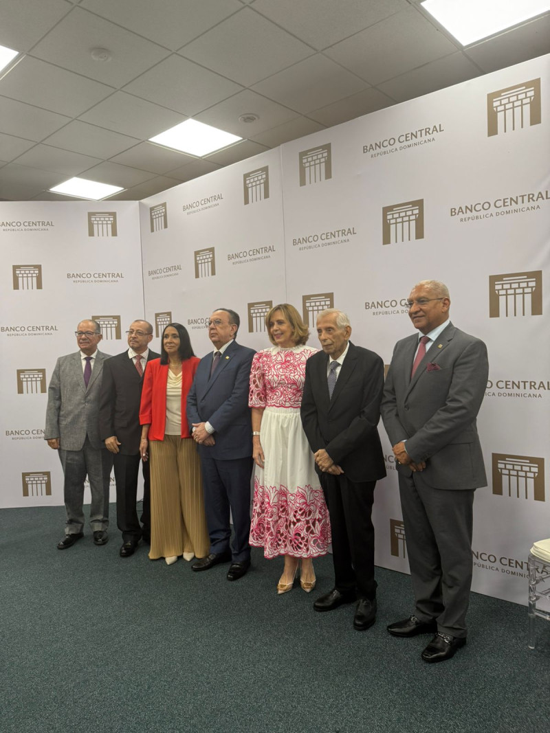 BCRD presenta tres nuevos libros de la colección de su Biblioteca Juan ...