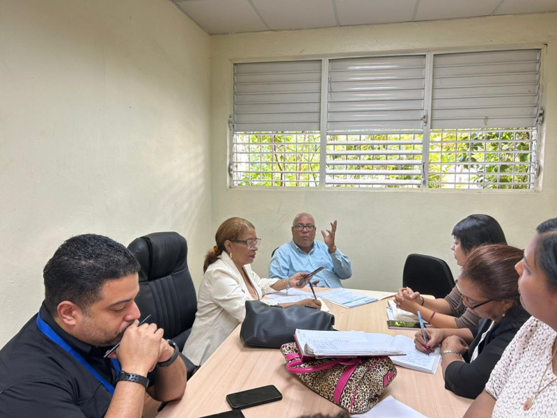 Estudiantes dejaron las aulas vacías este martes, pese a llamado de ...