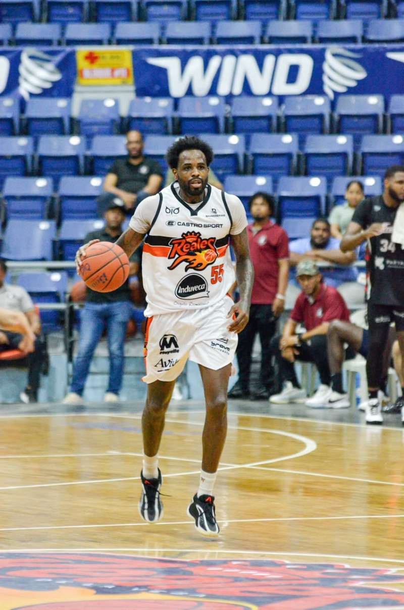 Los Reales de la Vega superan 75 por 73 a los Gigantes en la LNB