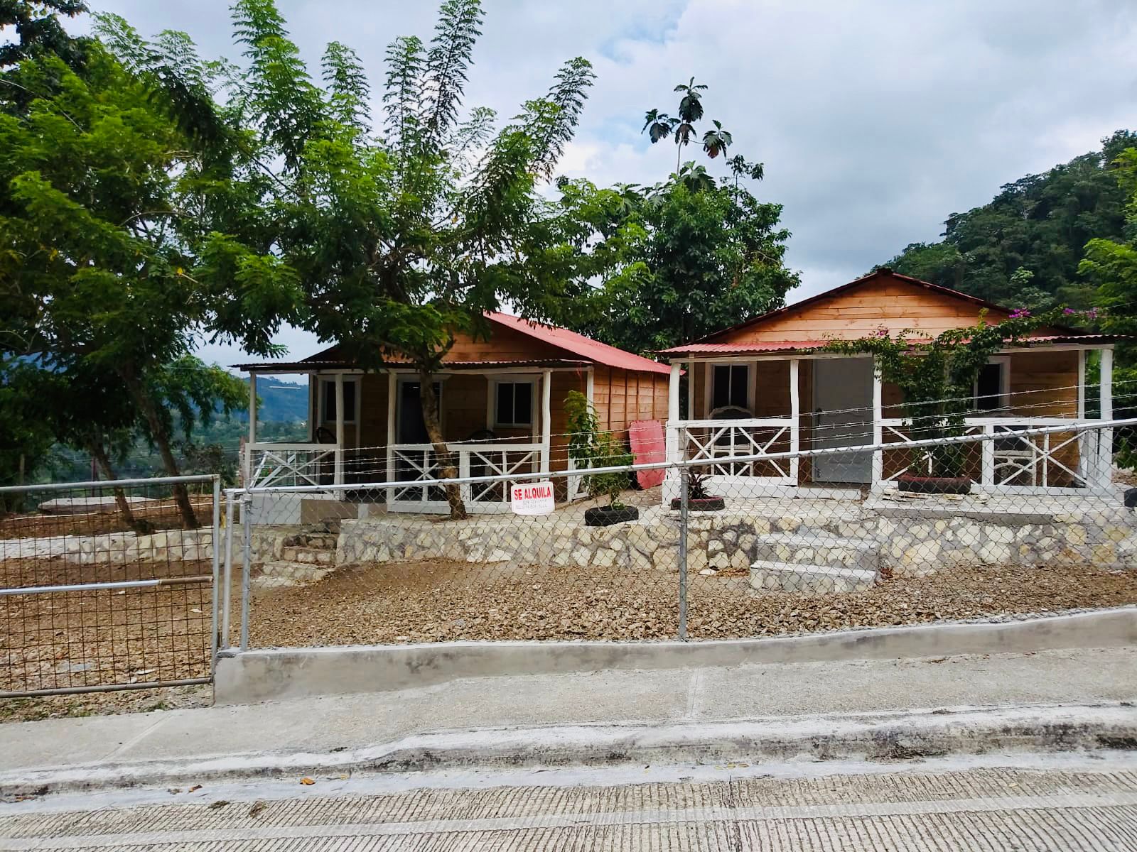 Los Cacaos y Muchas Aguas: Guía turística para dos paraísos por explorar