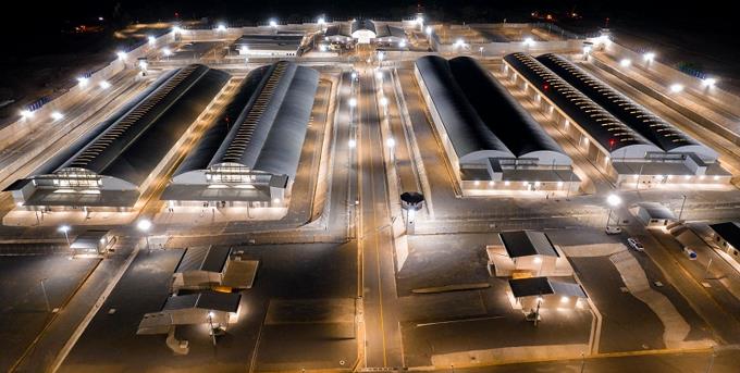 La megacárcel en El Salvador para albergar a 40,000 pandilleros cumple ...