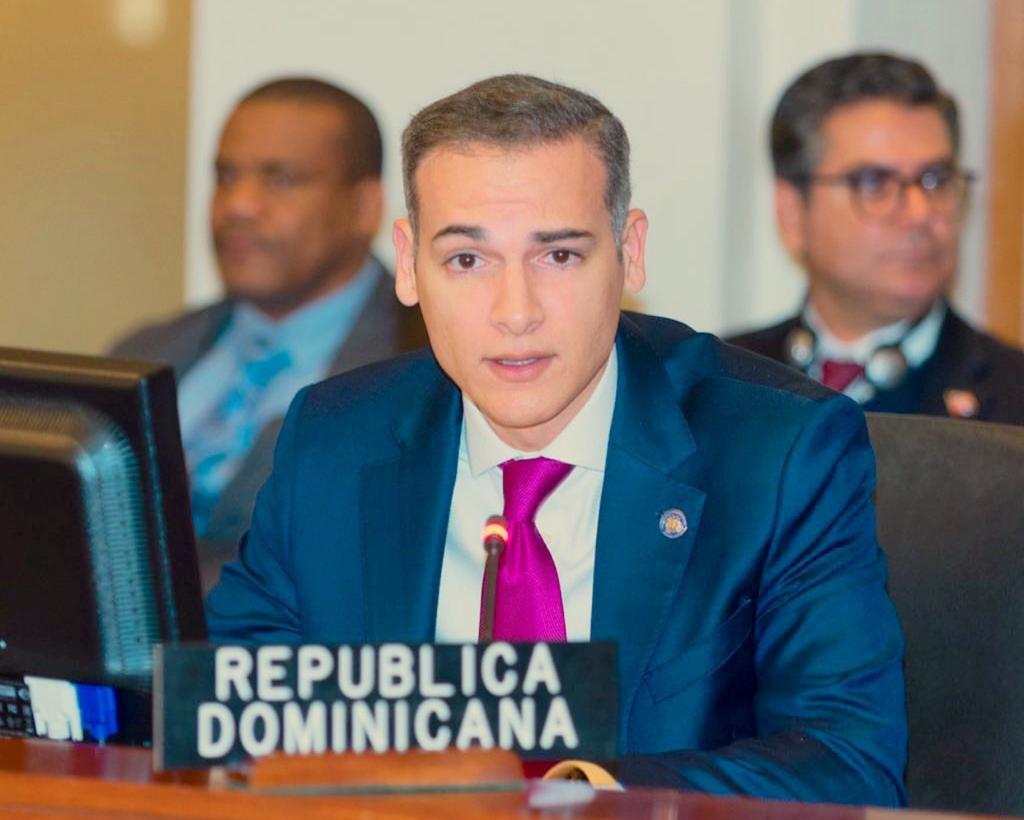 ¿Quién es Josué Fiallo, el embajador dominicano frente a la OEA que se ...