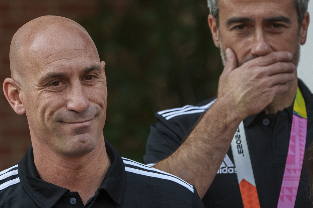 La 'no dimisión' de Luis Rubiales en frases: "Le dije un piquito y dijo ...