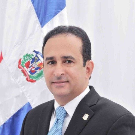 Víctor Suárez, de ser opositor de Abinader a ser nombrado como ...