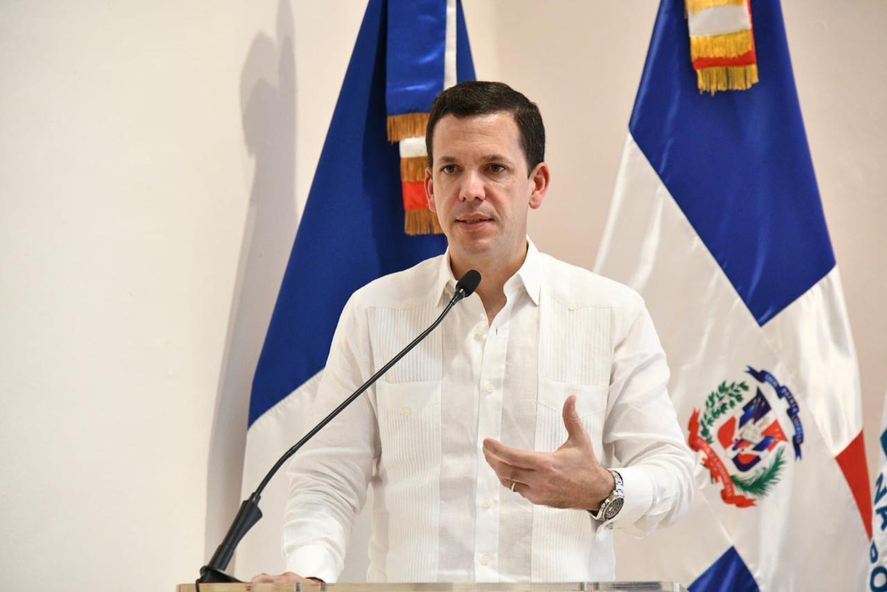 Los giros en la vida de Hugo Beras: Entre el humor, los autos y la ...