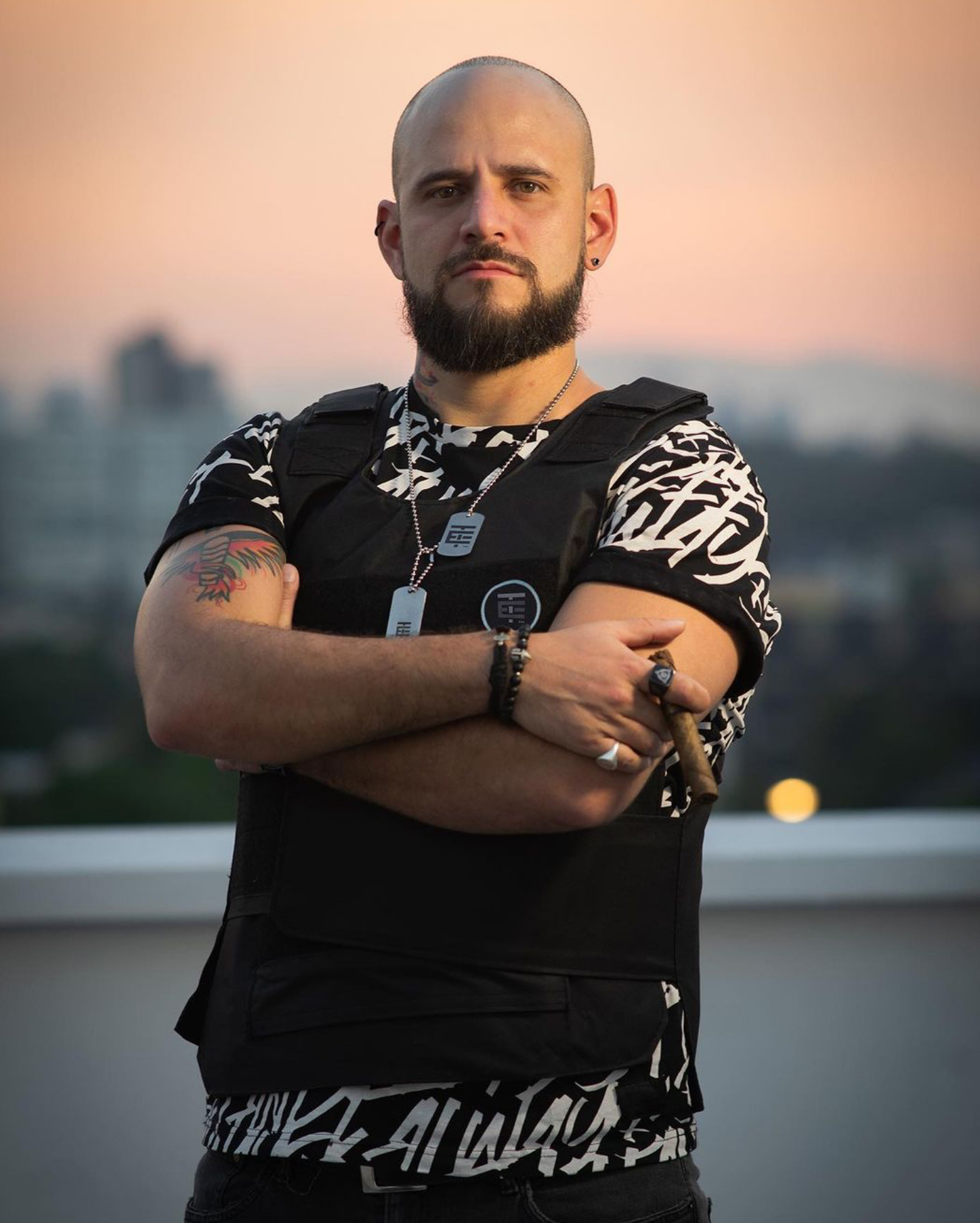 Acusan al rapero e influencer mexicano Luis Castilleja de formar una ...