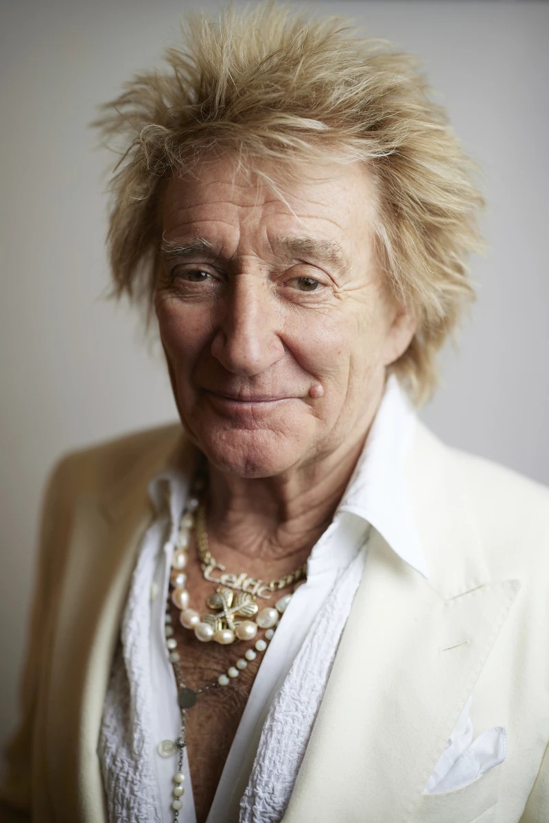 A sus 79 años, Rod Stewart no da señales de bajar el ritmo, con nuevo ...