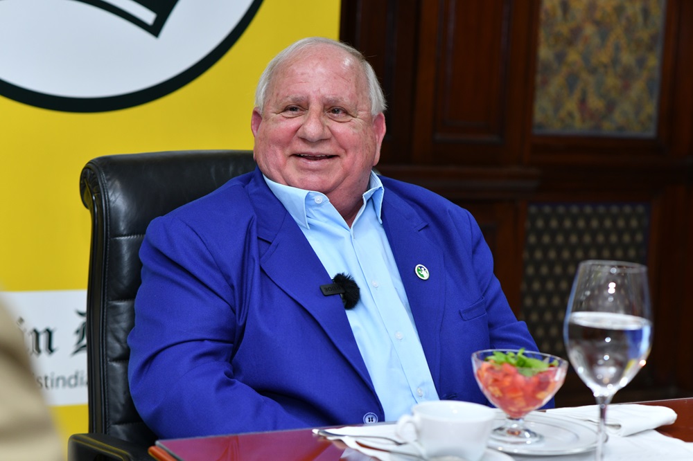 La filantropía detrás del doctor Fadul, el médico que aspira a la ...