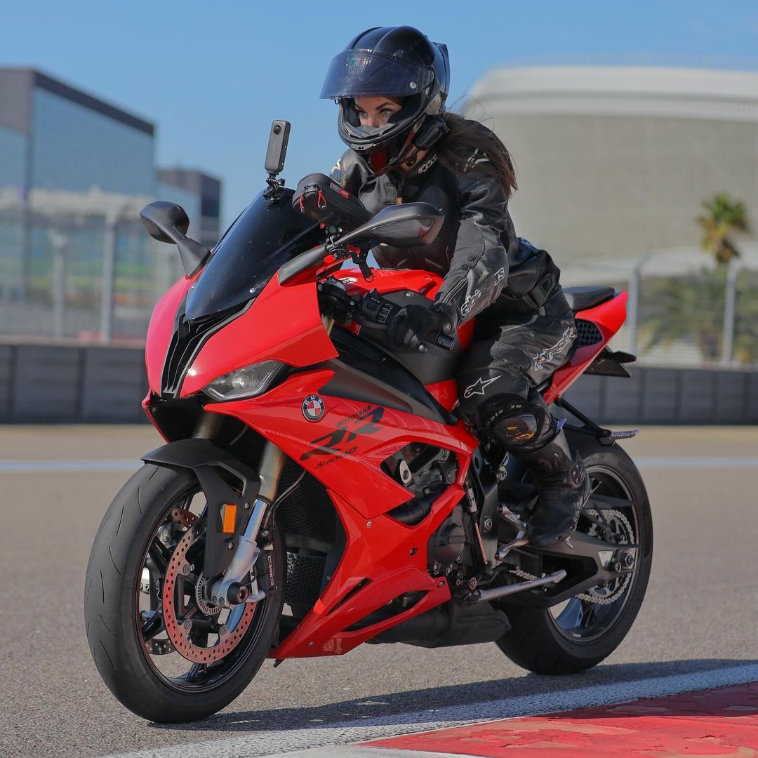 Muere la influencer Tatyana Ozolina, "la motociclista más hermosa de ...