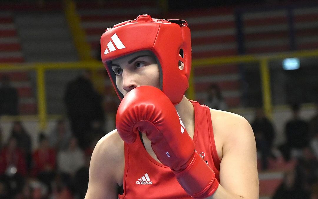 ¿Quién es Angela Carini, la boxeadora italiana que peleó contra Imane ...