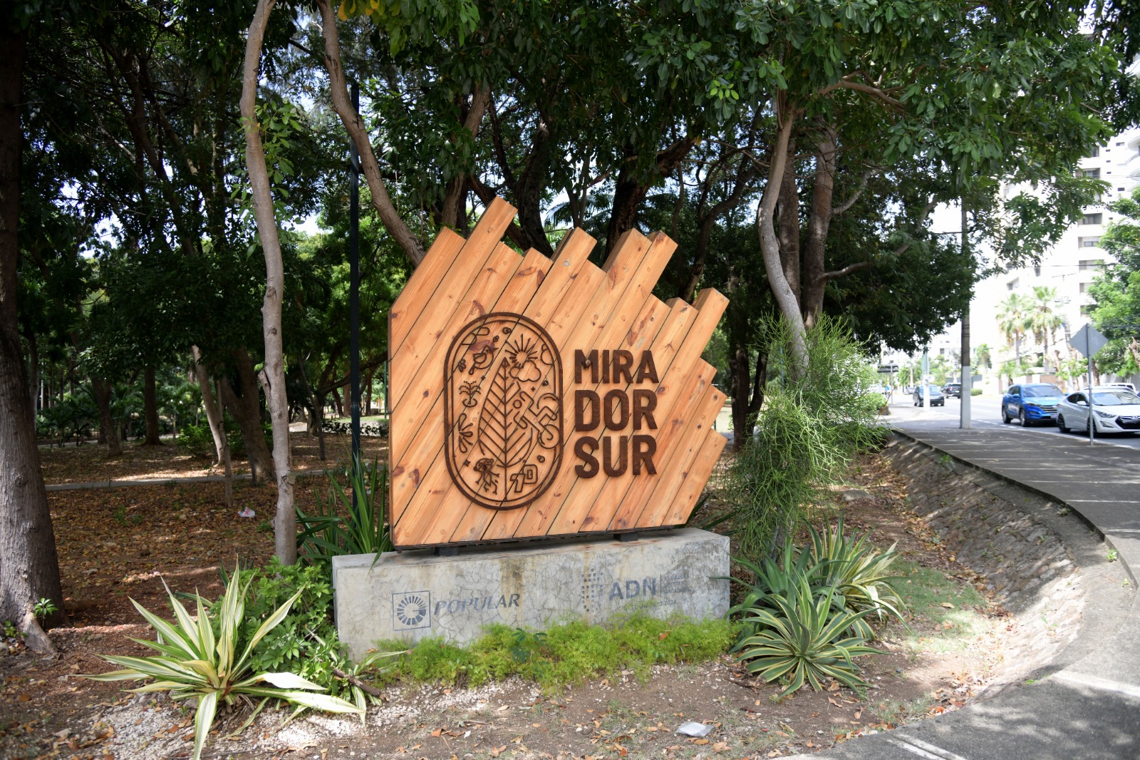 Parque Mirador Sur: Una naturaleza floreciente bajo un clima de seguridad