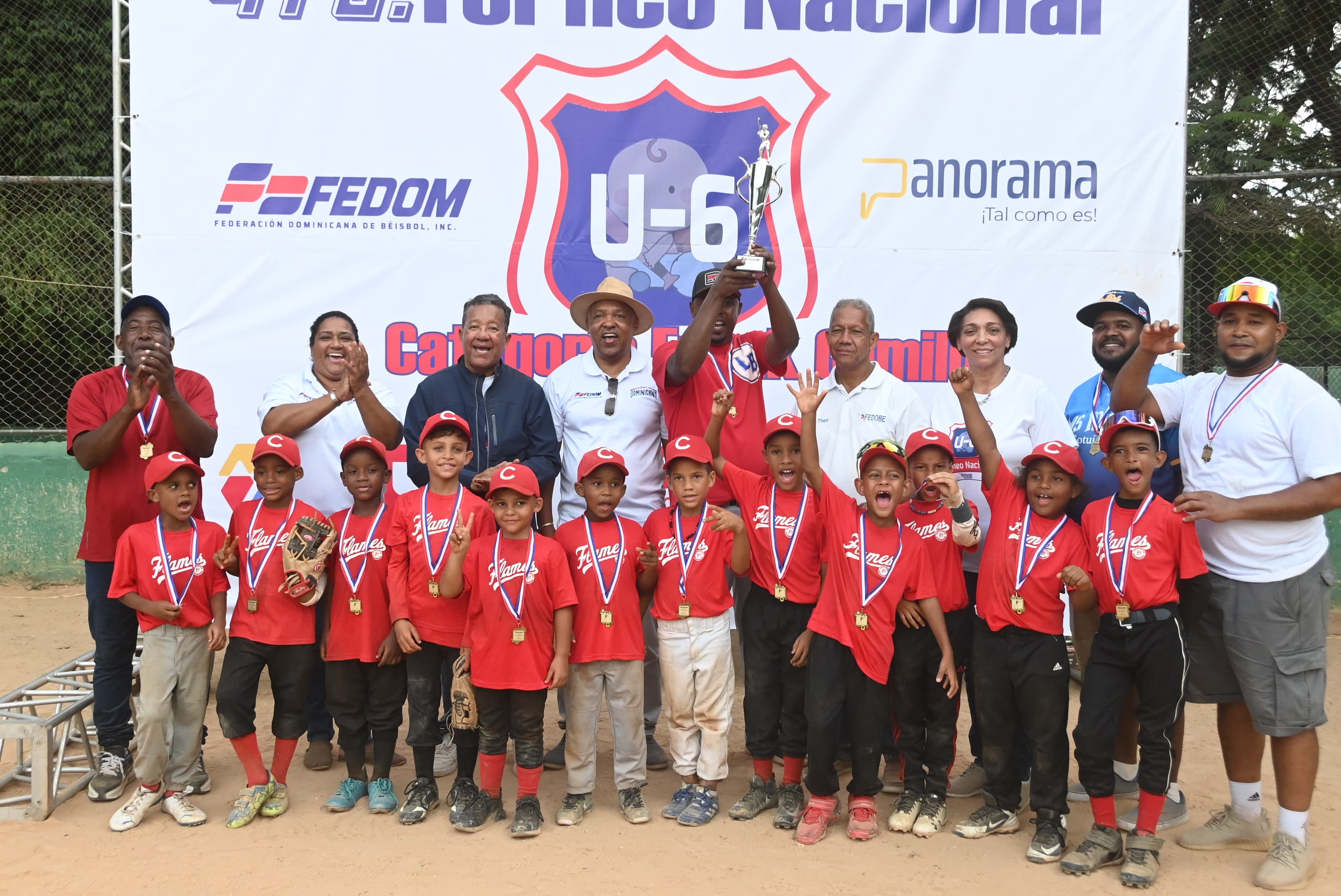 Cotuí se corona campeón en el torneo de béisbol U6