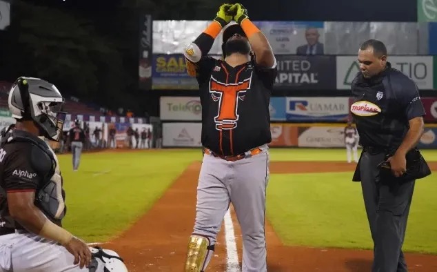 Toros dejan libre a Juan Francisco