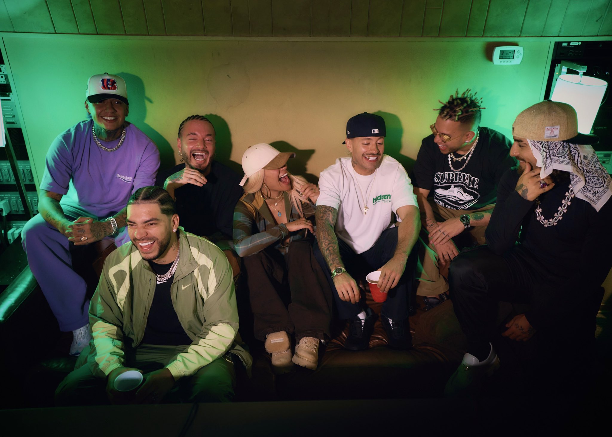 El colombiano DFZM no se arrepiente de "+57": "El tema se fue mundial y ...