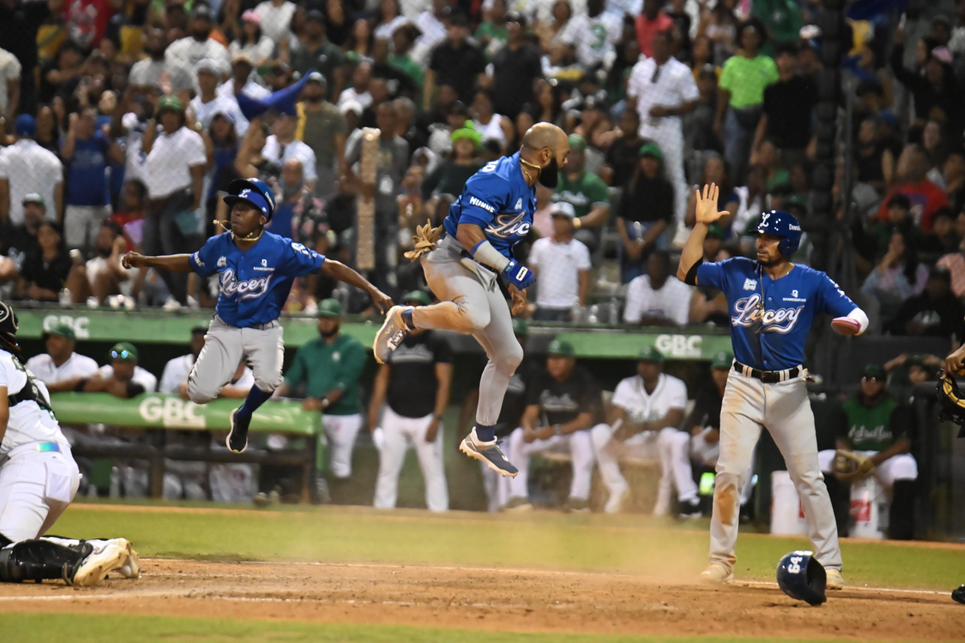 Tigres del Licey hace otra remontada ante Estrellas Orientales y se ...