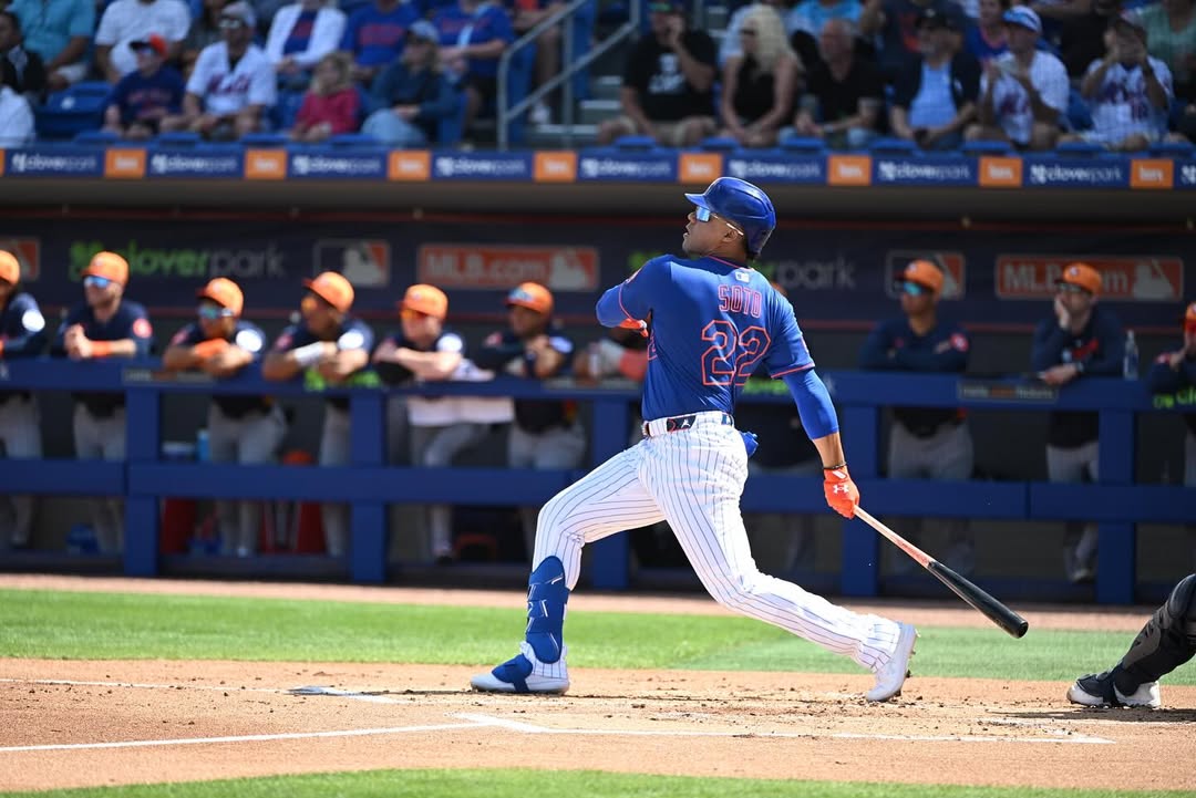 Juan Soto pega jonrón en su primer turno al bate con los Mets de Nueva York