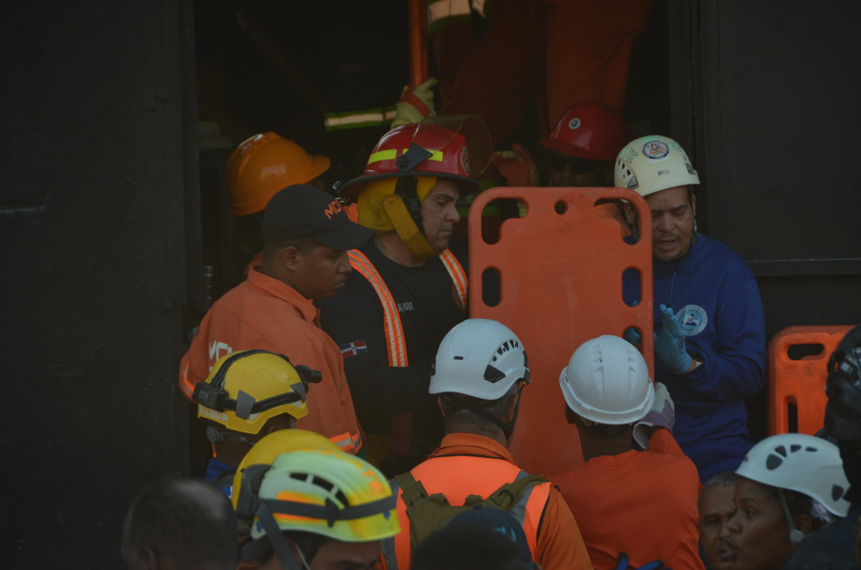 En imágenes: Así está el ambiente en el Jet Set tras desplome de techo en fiesta de Rubby Pérez