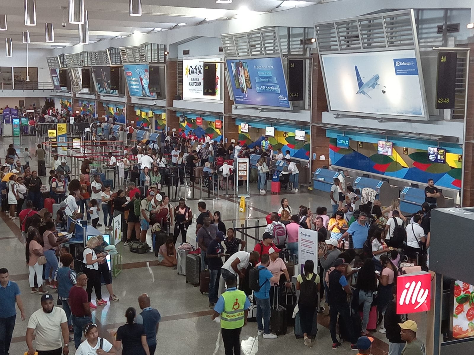 Más de 120 mil pasajeros se movilizarán por el AILA esta Semana Santa