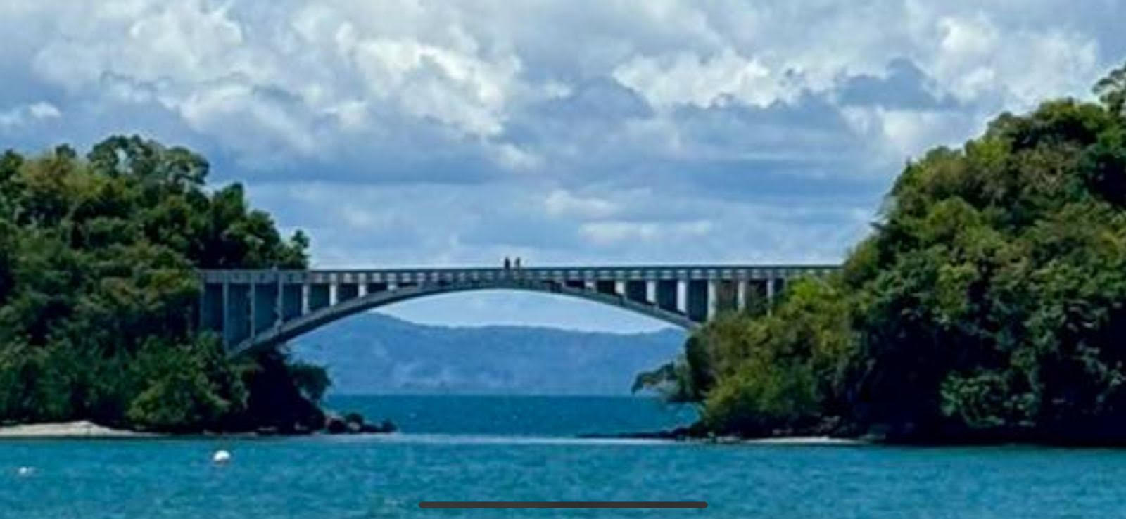 Samaná: la “churcha”, la ballena y la bahía … ¡Es Santa Bárbara de Samaná!