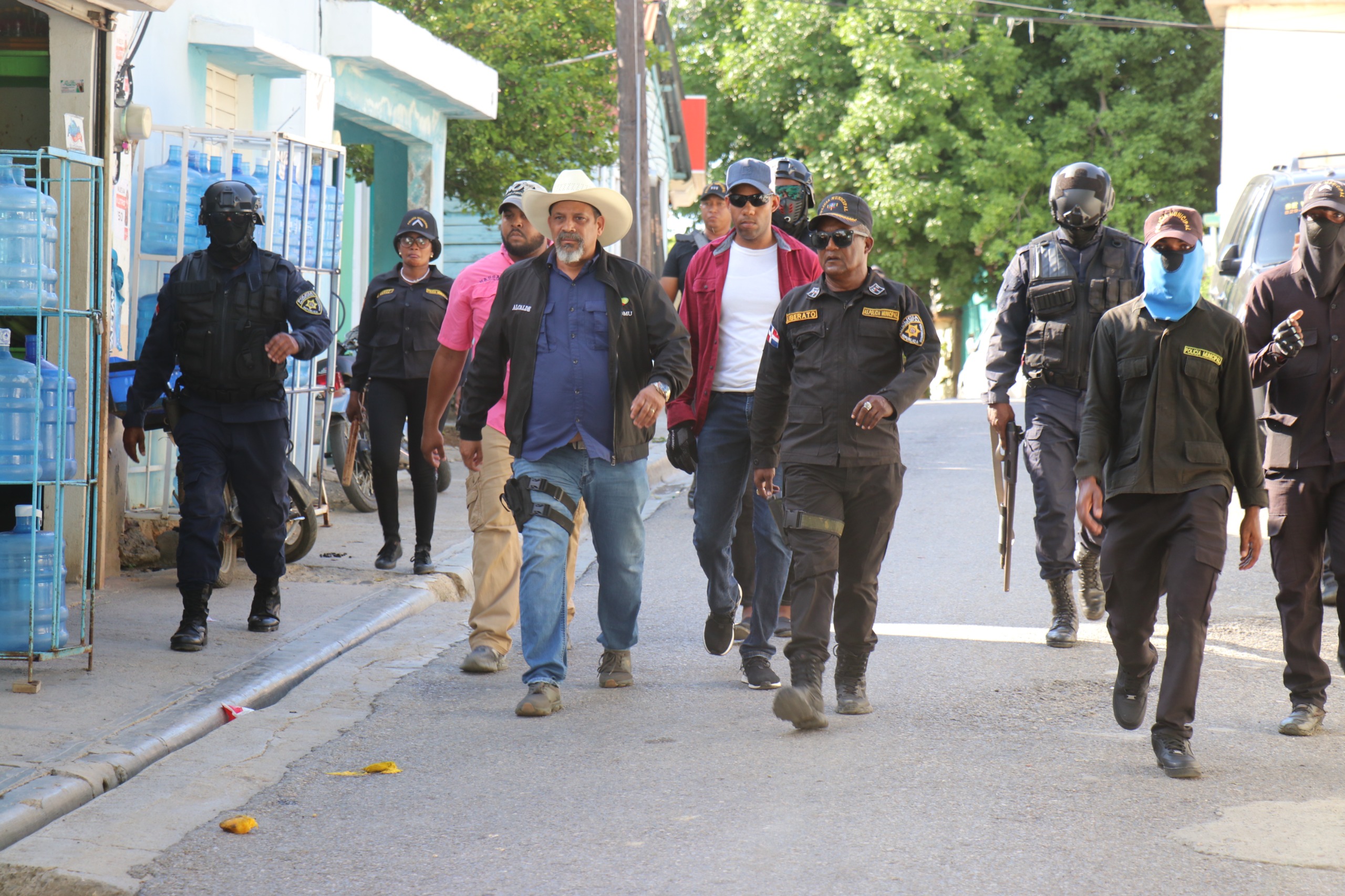 Santiago Riverón le responde a Faride y se lanza a las calles en busca ...