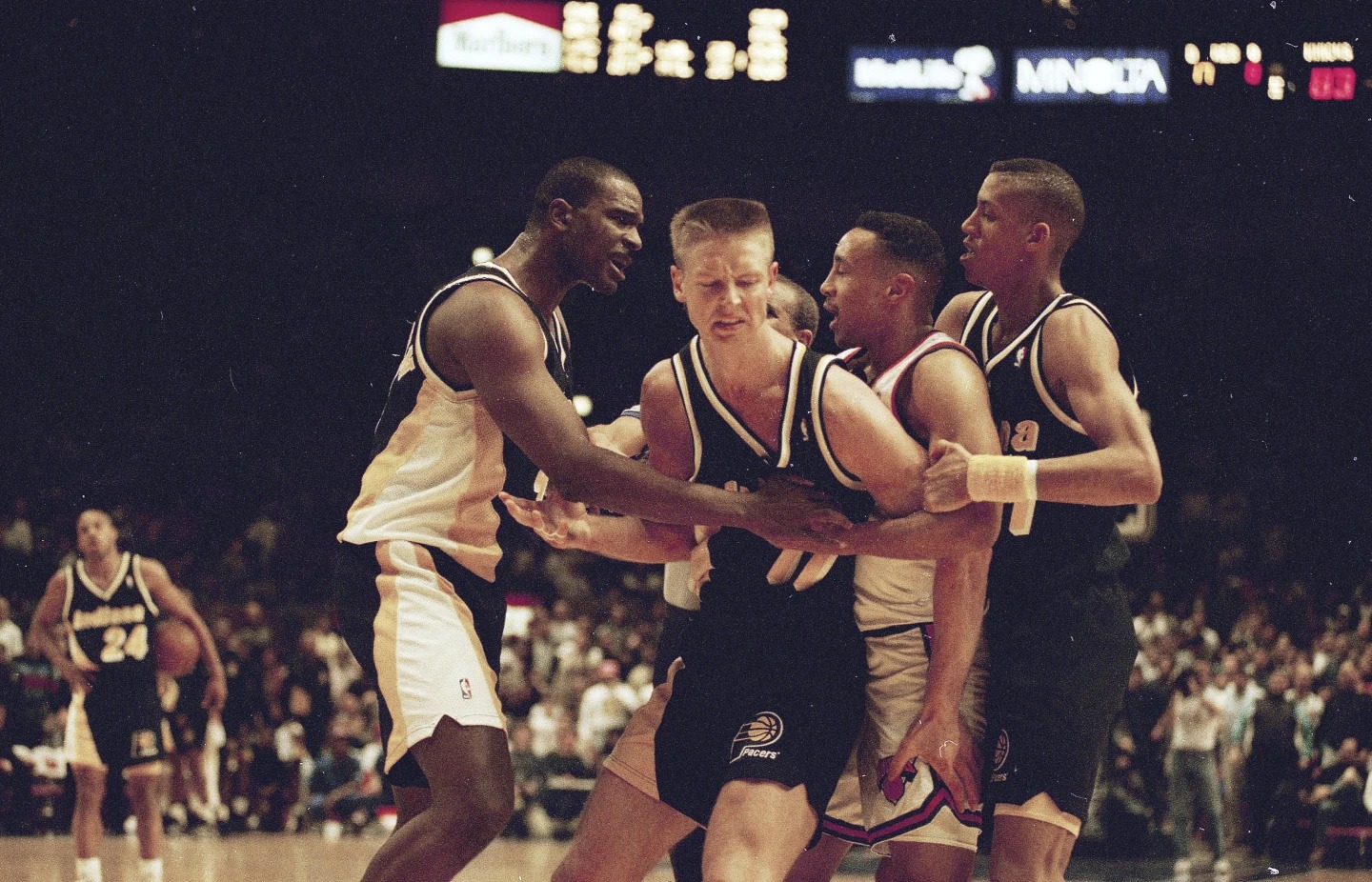 Pacers-Knicks renuevan su rivalidad con momentos memorables que ...