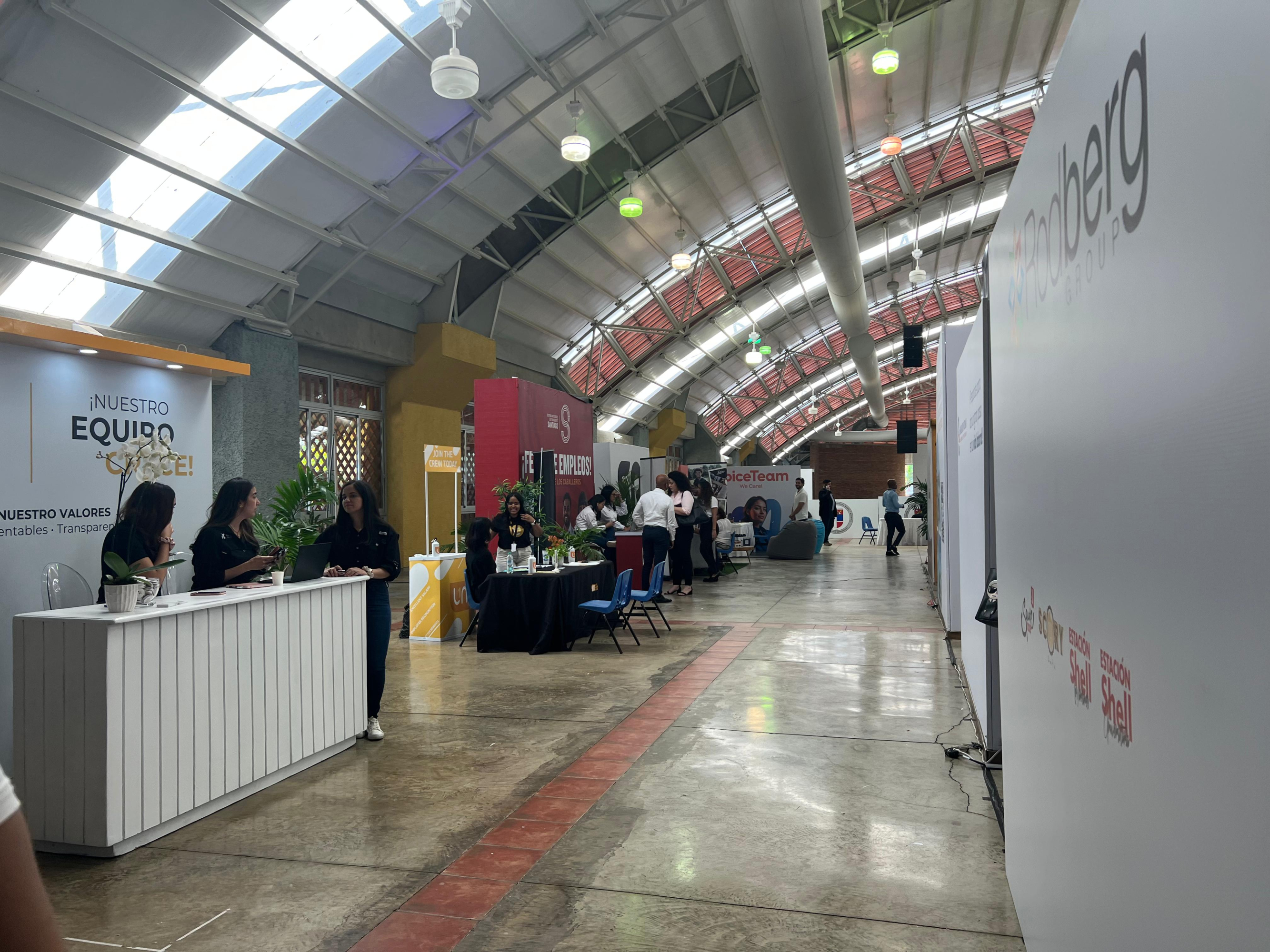 PUCMM realiza en Santiago su sexta feria de empleo - Noticias ATC