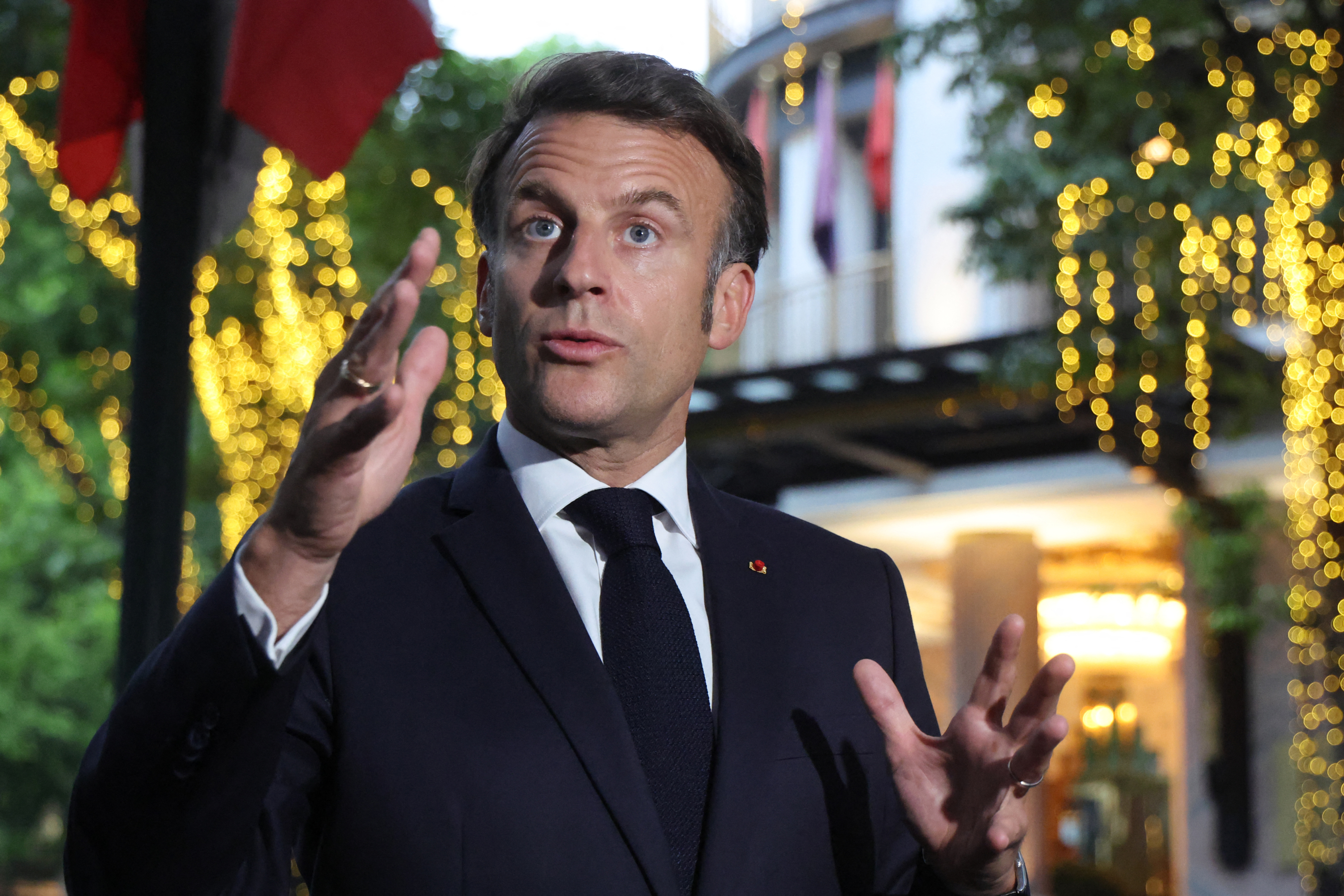 Emmanuel y Brigitte Macron, una historia de amor marcada por la ...