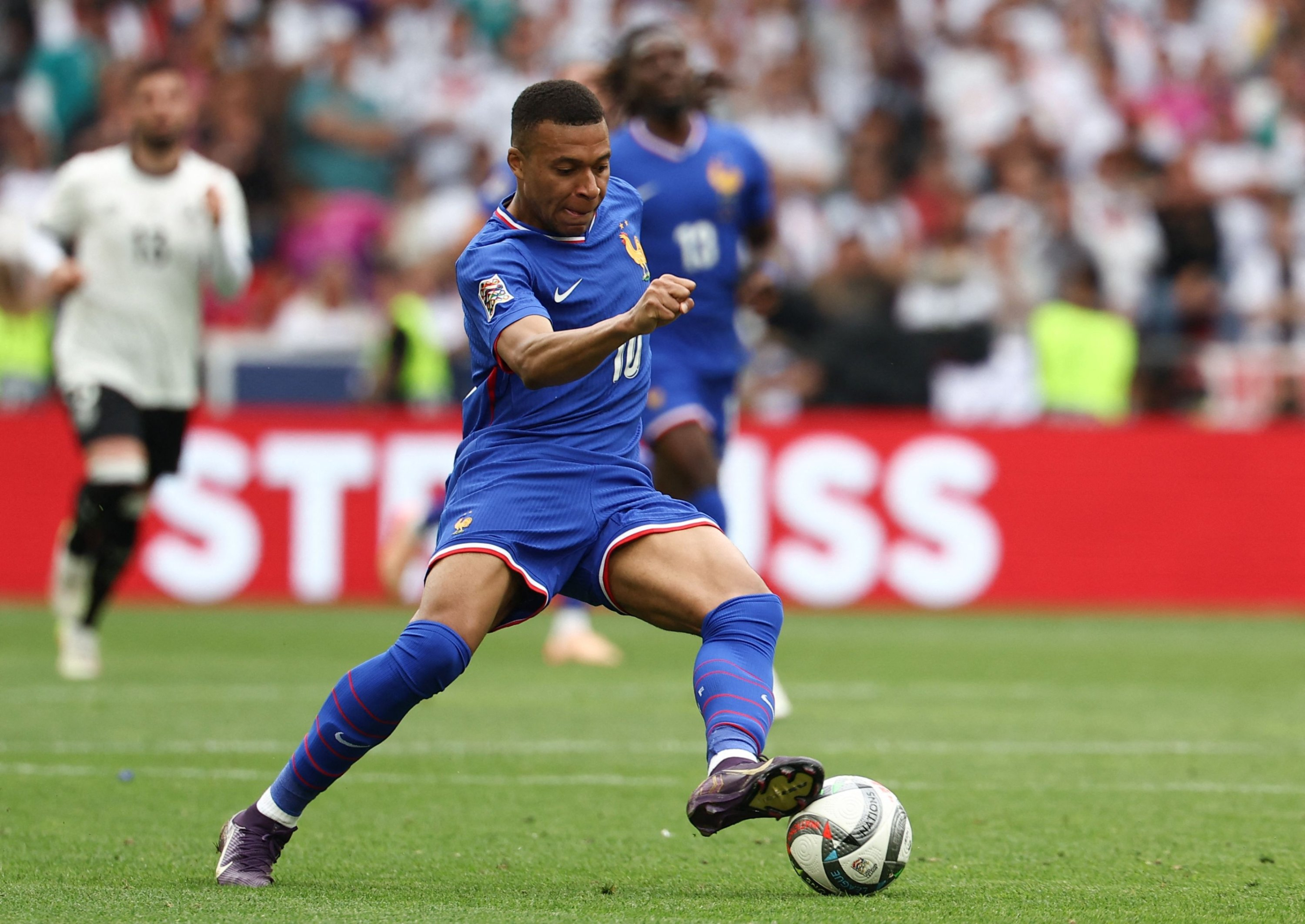 Mbappe anota gol y Francia supera 2-0 a Alemania en la Liga de Naciones