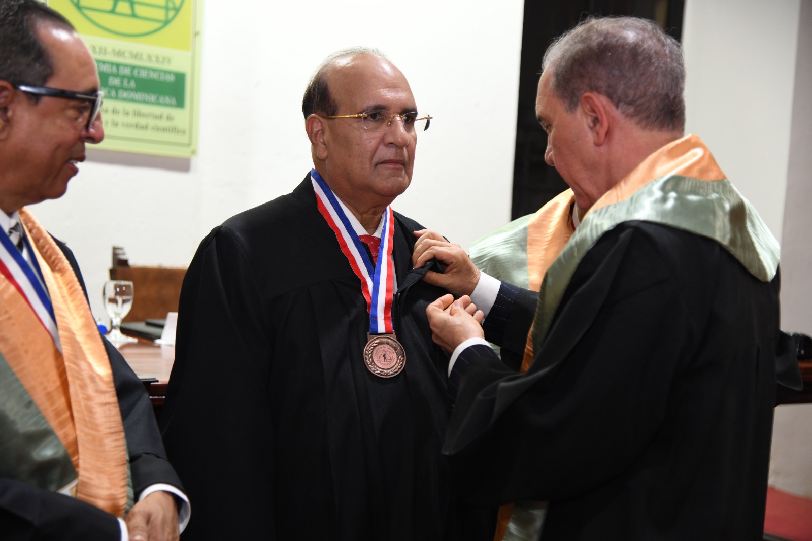 Julio César Castaños Guzmán ingresa a la Academia de Ciencias con ...