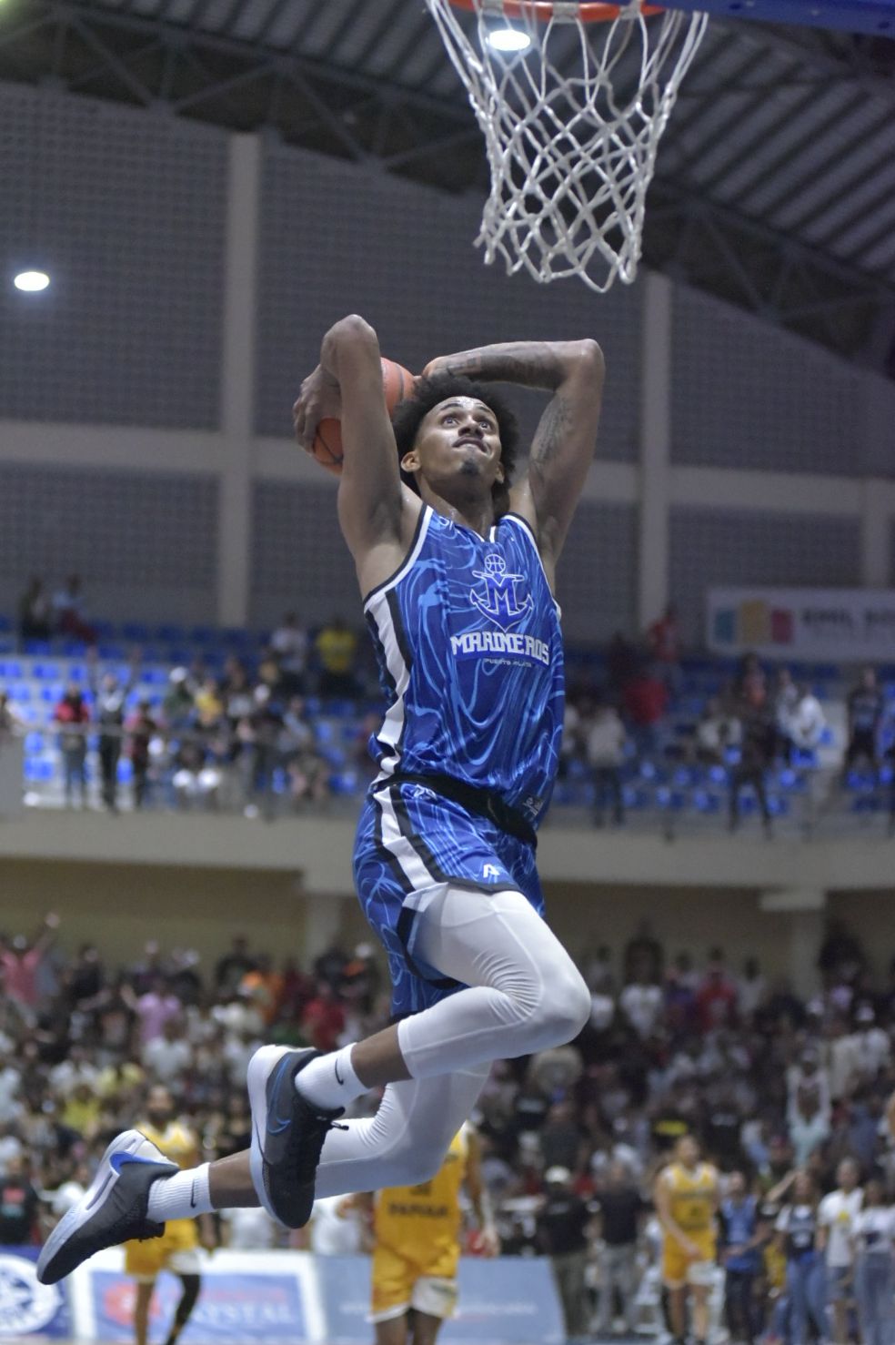 Bello y Curry conducen a Marineros y se completan clasificados a fase ...