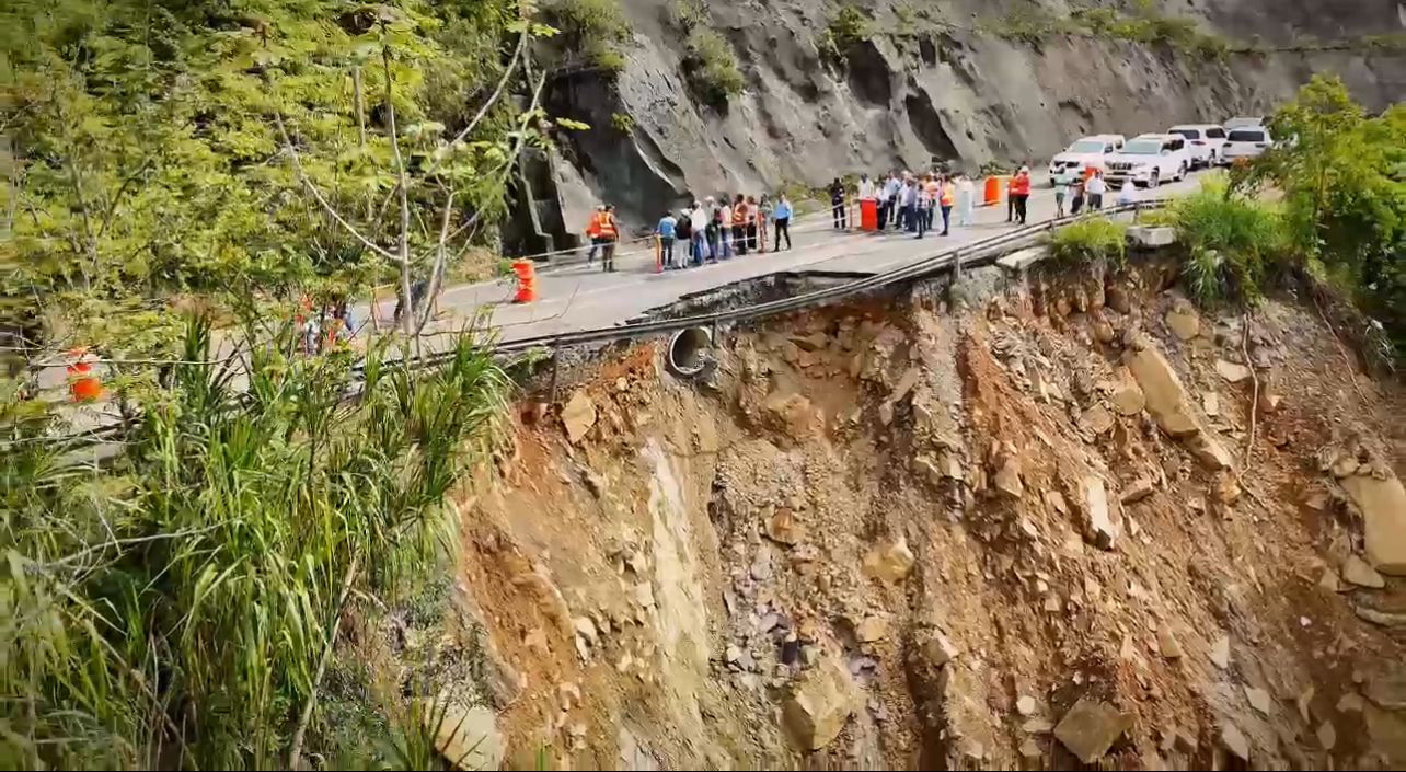 Inició este lunes cierre temporal de la carretera Casabito–Constanza