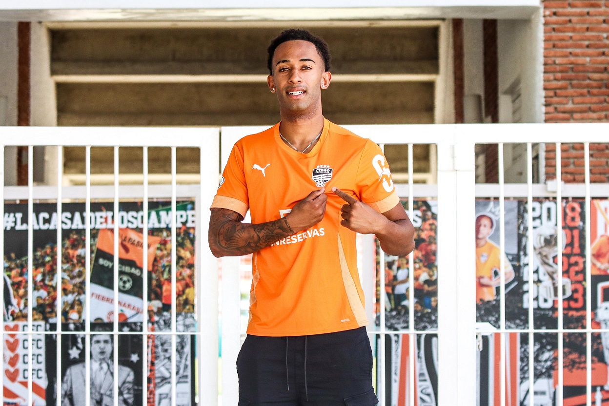 José Conesa, un defensa, es la nueva suma de talento para el Cibao FC