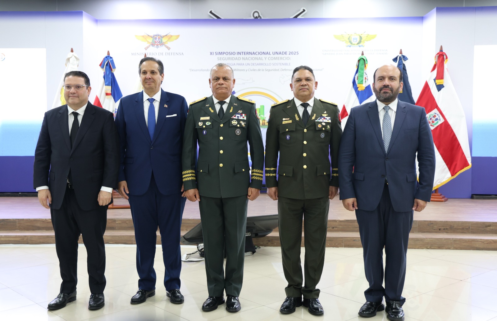 Ministro de Defensa destaca rol FFAA frente al desarrollo