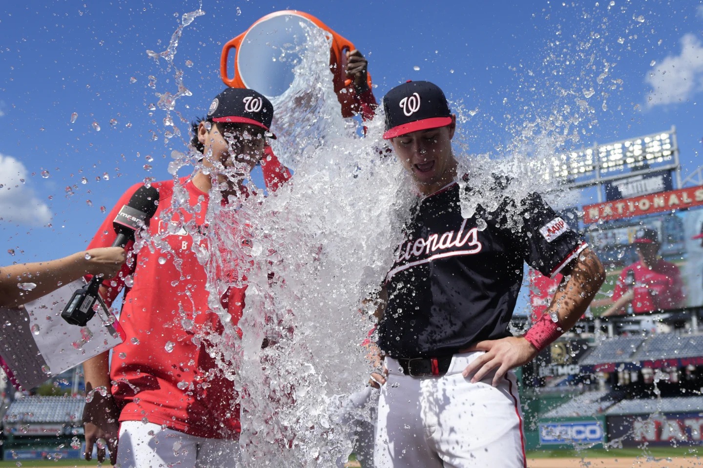 Lanzador Andrew Álvarez debuta en grande y hace historia ante los Marlins