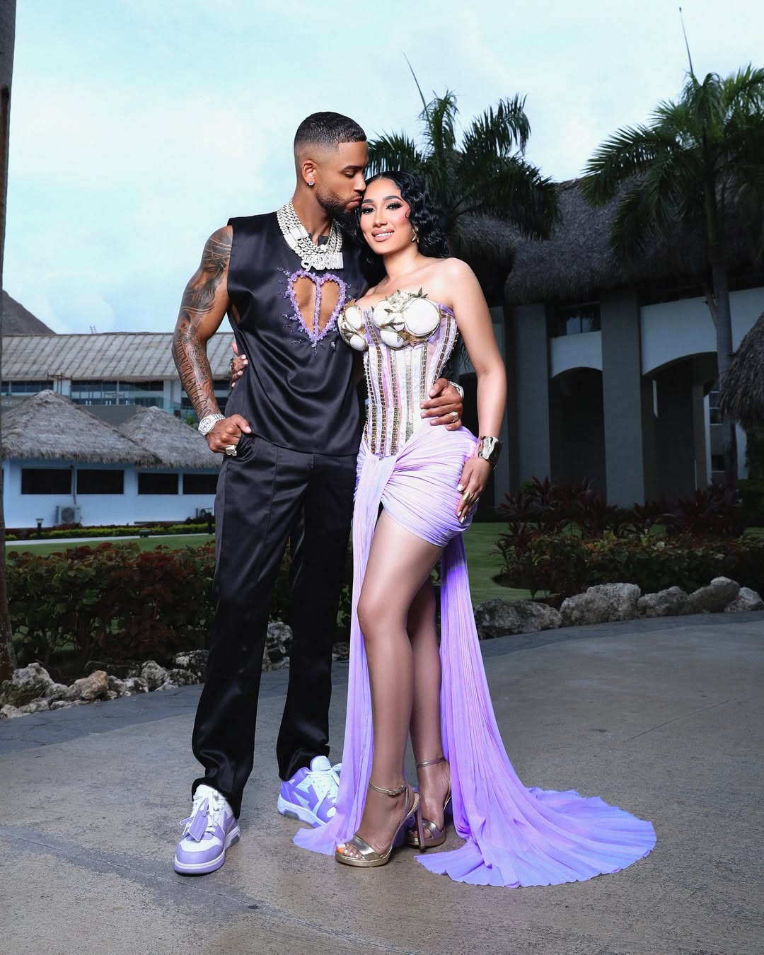Dj Adoni le propone matrimonio a su pareja Lisabely Lugo